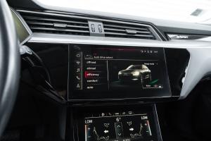 Черный Ауди E-Tron 2022 в Марупе, объемом двигателя 0.10 л и пробегом 133 тыс. км за 27800 €, фото 23 на AUTOMOTO.COM.LV