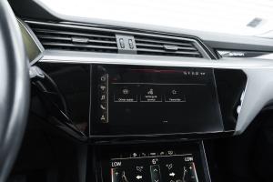 Черный Ауди E-Tron 2022 в Марупе, объемом двигателя 0.10 л и пробегом 133 тыс. км за 27800 €, фото 25 на AUTOMOTO.COM.LV