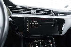 Черный Ауди E-Tron 2022 в Марупе, объемом двигателя 0.10 л и пробегом 133 тыс. км за 27800 €, фото 27 на AUTOMOTO.COM.LV