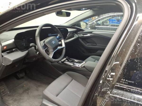 Black Audi E-Tron 2025 in Riga, with an engine capacity of 0.00 L and mileage of 15 thousand km for 53500 €, photo 3 on AUTOMOTO.COM.LV