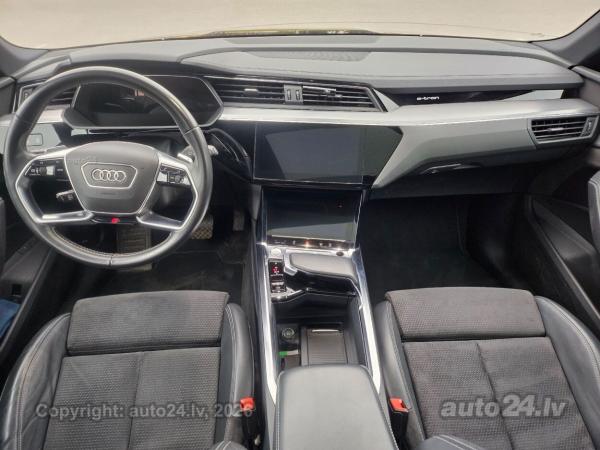 Black Audi E-Tron 2019 in Tallinn, with an engine capacity of 0.00 L and mileage of 140 thousand km for 28000 €, photo 5 on AUTOMOTO.COM.LV