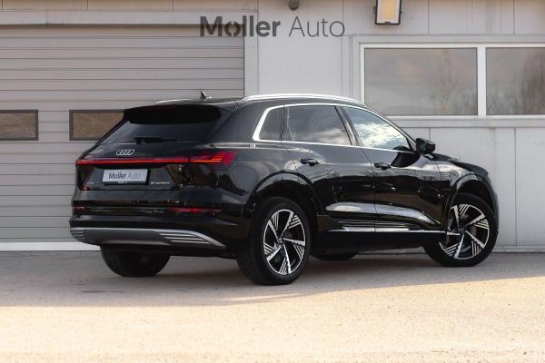 Melns Audi E-Tron 2019 Jelgava, ar dzinēja tilpumu 0.00 L un nobraukumu 167 tūkst. km par 20450 €, foto 5 vietnē AUTOMOTO.COM.LV