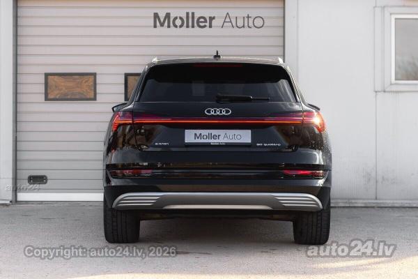 Black Audi E-Tron 2019 in Jelgava, with an engine capacity of 0.00 L and mileage of 167 thousand km for 20450 €, photo 4 on AUTOMOTO.COM.LV