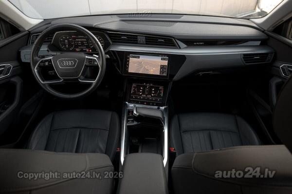 Black Audi E-Tron 2019 in Jelgava, with an engine capacity of 0.00 L and mileage of 167 thousand km for 20450 €, photo 9 on AUTOMOTO.COM.LV
