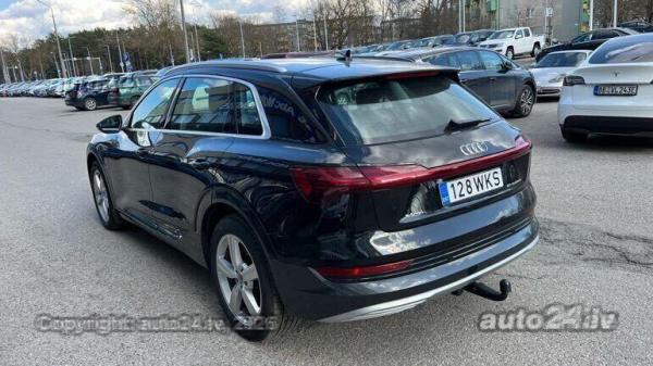 Black Audi E-Tron 2020 in Tallinn, with an engine capacity of 0.00 L and mileage of 89 thousand km for 29990 €, photo 2 on AUTOMOTO.COM.LV