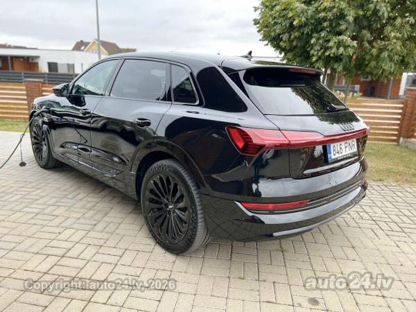 Melns Audi E-Tron 2020 Tallina, ar dzinēja tilpumu 0.00 L un nobraukumu 120 tūkst. km par 28000 €, foto 3 vietnē AUTOMOTO.COM.LV