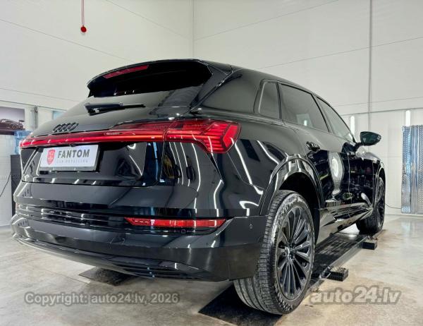 Melns Audi E-Tron 2020 Tallina, ar dzinēja tilpumu 0.00 L un nobraukumu 120 tūkst. km par 28000 €, foto 5 vietnē AUTOMOTO.COM.LV