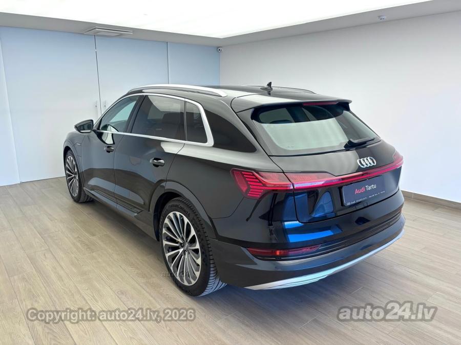 Melns Audi E-Tron 2020 Tartu, ar dzinēja tilpumu 0.00 L un nobraukumu 116 tūkst. km par 31900 €, foto 3 vietnē AUTOMOTO.COM.LV