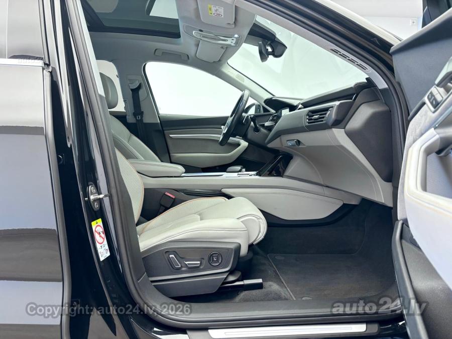 Melns Audi E-Tron 2020 Tartu, ar dzinēja tilpumu 0.00 L un nobraukumu 116 tūkst. km par 31900 €, foto 10 vietnē AUTOMOTO.COM.LV