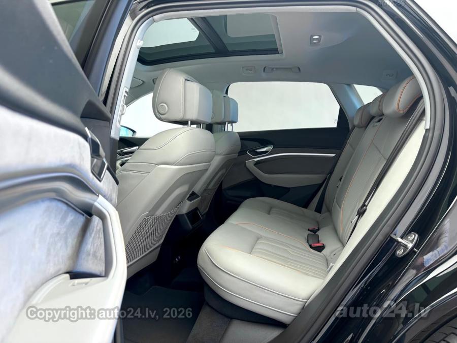 Melns Audi E-Tron 2020 Tartu, ar dzinēja tilpumu 0.00 L un nobraukumu 116 tūkst. km par 31900 €, foto 11 vietnē AUTOMOTO.COM.LV