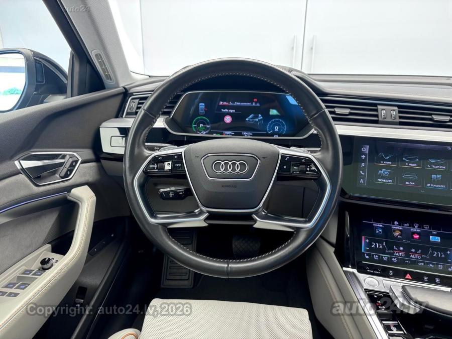 Melns Audi E-Tron 2020 Tartu, ar dzinēja tilpumu 0.00 L un nobraukumu 116 tūkst. km par 31900 €, foto 14 vietnē AUTOMOTO.COM.LV