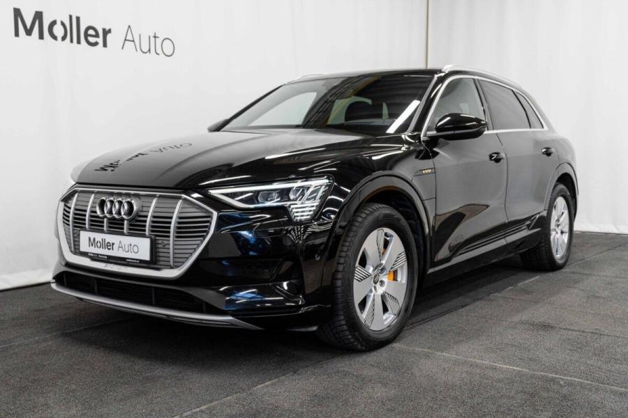 Black Audi E-Tron 2020 in Tallinn, with an engine capacity of 0.00 L and mileage of 117 thousand km for 26500 €, photo 1 on AUTOMOTO.COM.LV
