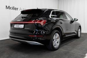 Black Audi E-Tron 2020 in Tallinn, with an engine capacity of 0.00 L and mileage of 117 thousand km for 26500 €, photo 6 on AUTOMOTO.COM.LV