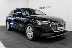 Black Audi E-Tron 2020 in Tallinn, with an engine capacity of 0.00 L and mileage of 117 thousand km for 26500 €, photo 7 on AUTOMOTO.COM.LV
