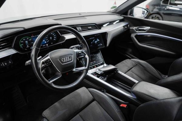 Audi E-Tron 2020 in Tallinn on AUTOMOTO.COM.LV Black Audi E-Tron 2020 in Tallinn, with an engine capacity of 0.00 L and mileage of 117 thousand km for 26500 €, photo 9 on AUTOMOTO.COM.LV
