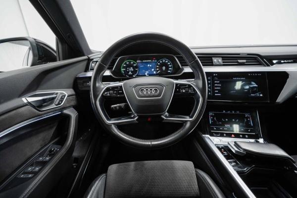 Audi E-Tron 2020 in Tallinn on AUTOMOTO.COM.LV Black Audi E-Tron 2020 in Tallinn, with an engine capacity of 0.00 L and mileage of 117 thousand km for 26500 €, photo 11 on AUTOMOTO.COM.LV