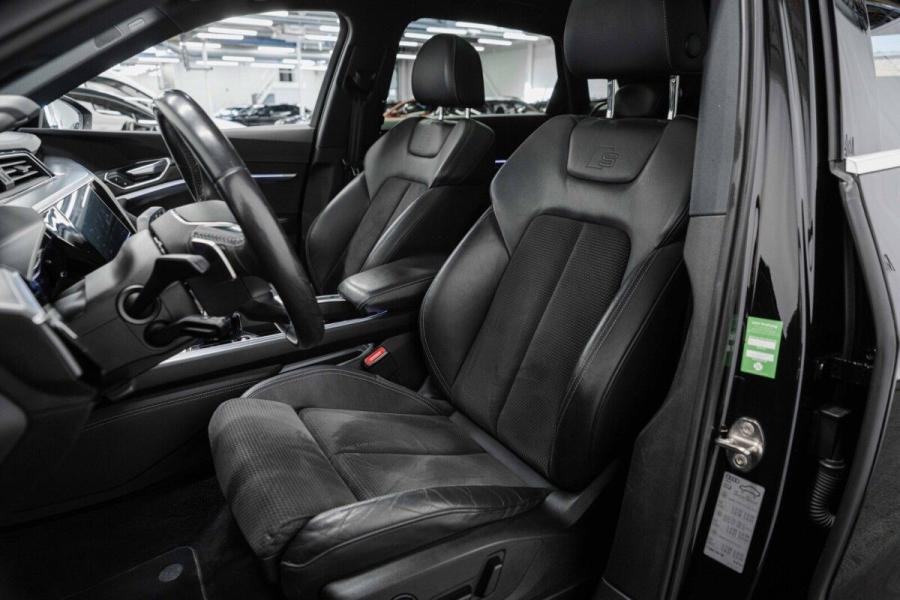 Black Audi E-Tron 2020 in Tallinn, with an engine capacity of 0.00 L and mileage of 117 thousand km for 26500 €, photo 16 on AUTOMOTO.COM.LV