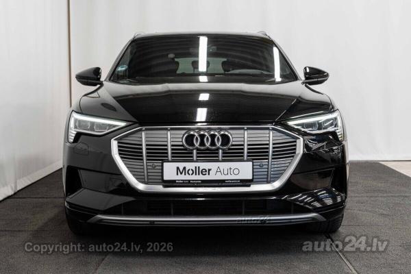Black Audi E-Tron 2020 in Tallinn, with an engine capacity of 0.00 L and mileage of 117 thousand km for 26500 €, photo 3 on AUTOMOTO.COM.LV