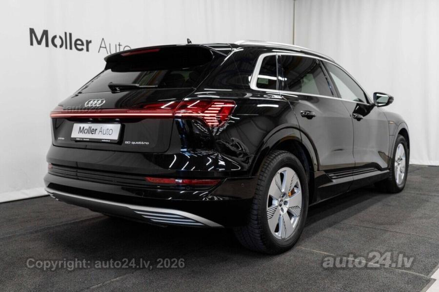 Black Audi E-Tron 2020 in Tallinn, with an engine capacity of 0.00 L and mileage of 117 thousand km for 26500 €, photo 6 on AUTOMOTO.COM.LV