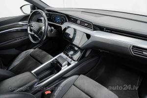 Black Audi E-Tron 2020 in Tallinn, with an engine capacity of 0.00 L and mileage of 117 thousand km for 26500 €, photo 8 on AUTOMOTO.COM.LV