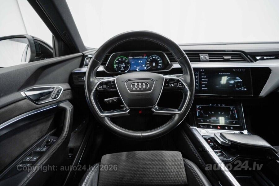 Black Audi E-Tron 2020 in Tallinn, with an engine capacity of 0.00 L and mileage of 117 thousand km for 26500 €, photo 11 on AUTOMOTO.COM.LV