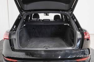 Black Audi E-Tron 2020 in Tallinn, with an engine capacity of 0.00 L and mileage of 117 thousand km for 26500 €, photo 17 on AUTOMOTO.COM.LV