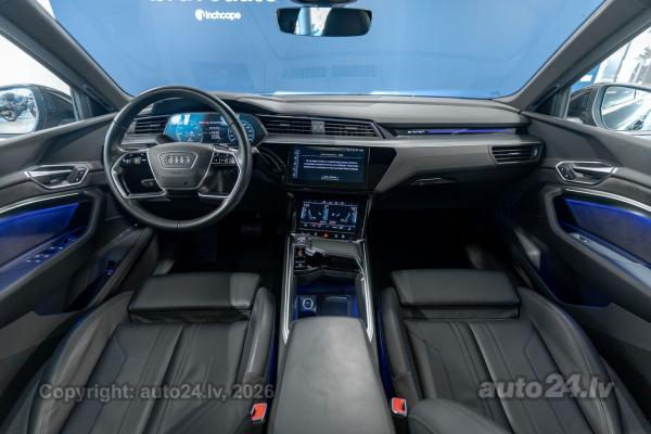 Черный Ауди E-Tron 2020 в Таллин, объемом двигателя 0.00 л и пробегом 69 тыс. км за 33990 €, фото 11 на AUTOMOTO.COM.LV