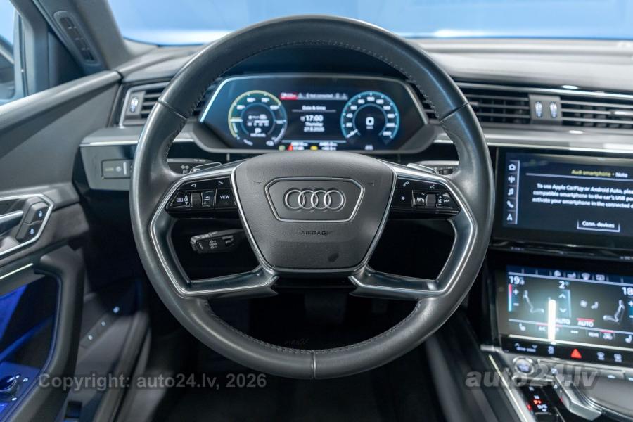 Черный Ауди E-Tron 2020 в Таллин, объемом двигателя 0.00 л и пробегом 69 тыс. км за 33990 €, фото 13 на AUTOMOTO.COM.LV