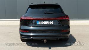 Черный Ауди E-Tron 2021 в Таллин, объемом двигателя 0.00 л и пробегом 120 тыс. км за 33000 €, фото 6 на AUTOMOTO.COM.LV