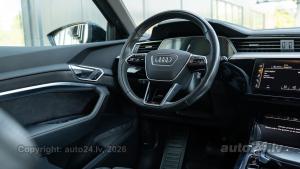 Черный Ауди E-Tron 2021 в Таллин, объемом двигателя 0.00 л и пробегом 120 тыс. км за 33000 €, фото 14 на AUTOMOTO.COM.LV
