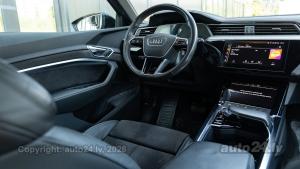 Черный Ауди E-Tron 2021 в Таллин, объемом двигателя 0.00 л и пробегом 120 тыс. км за 33000 €, фото 15 на AUTOMOTO.COM.LV