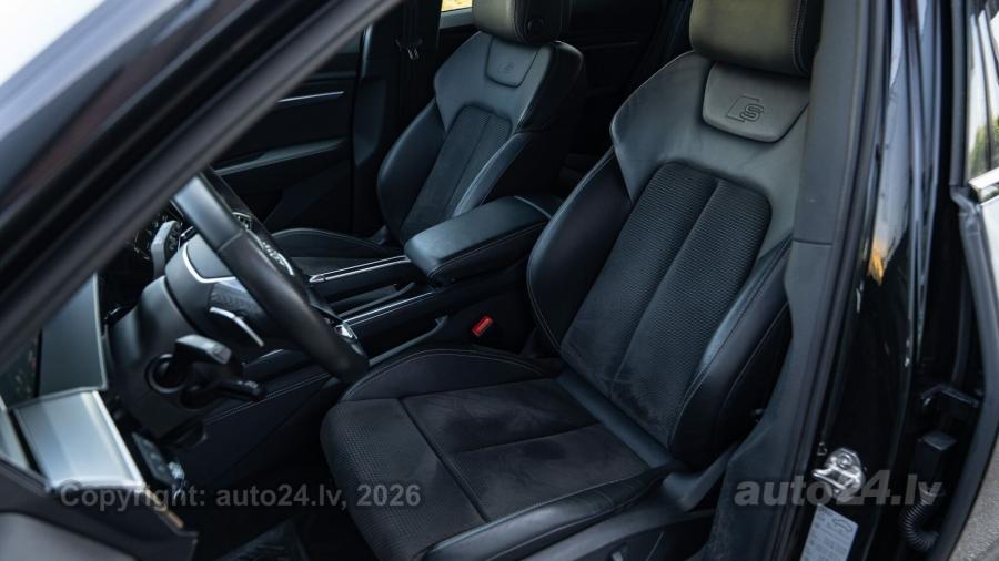 Черный Ауди E-Tron 2021 в Таллин, объемом двигателя 0.00 л и пробегом 120 тыс. км за 33000 €, фото 21 на AUTOMOTO.COM.LV
