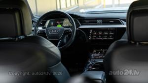 Черный Ауди E-Tron 2021 в Таллин, объемом двигателя 0.00 л и пробегом 120 тыс. км за 33000 €, фото 22 на AUTOMOTO.COM.LV
