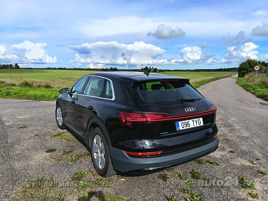 Melns Audi E-Tron 2021 Tallina, ar dzinēja tilpumu 0.00 L un nobraukumu 216 tūkst. km par 24800 €, foto 5 vietnē AUTOMOTO.COM.LV