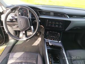 Melns Audi E-Tron 2021 Tallina, ar dzinēja tilpumu 0.00 L un nobraukumu 216 tūkst. km par 24800 €, foto 19 vietnē AUTOMOTO.COM.LV