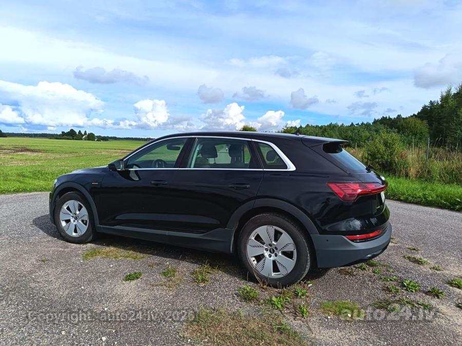 Melns Audi E-Tron 2021 Tallina, ar dzinēja tilpumu 0.00 L un nobraukumu 216 tūkst. km par 24800 €, foto 21 vietnē AUTOMOTO.COM.LV