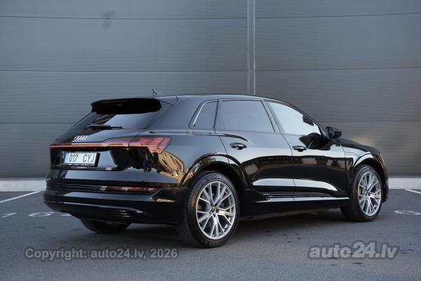 Черный Ауди E-Tron 2021 в Таллин, объемом двигателя 0.00 л и пробегом 95 тыс. км за 26990 €, фото 4 на AUTOMOTO.COM.LV
