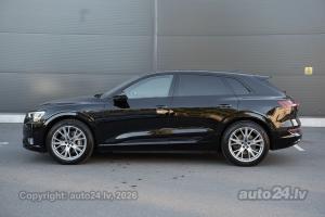 Black Audi E-Tron 2021 in Tallinn, with an engine capacity of 0.00 L and mileage of 95 thousand km for 26990 €, photo 7 on AUTOMOTO.COM.LV