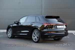 Black Audi E-Tron 2021 in Tallinn, with an engine capacity of 0.00 L and mileage of 95 thousand km for 26990 €, photo 8 on AUTOMOTO.COM.LV