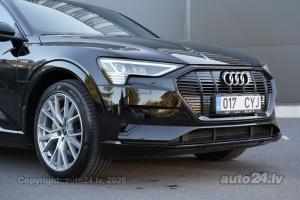 Black Audi E-Tron 2021 in Tallinn, with an engine capacity of 0.00 L and mileage of 95 thousand km for 26990 €, photo 9 on AUTOMOTO.COM.LV