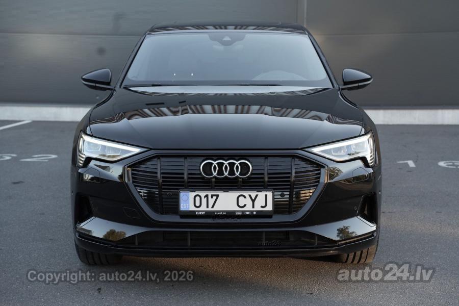 Black Audi E-Tron 2021 in Tallinn, with an engine capacity of 0.00 L and mileage of 95 thousand km for 26990 €, photo 10 on AUTOMOTO.COM.LV