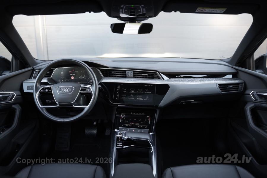 Black Audi E-Tron 2021 in Tallinn, with an engine capacity of 0.00 L and mileage of 95 thousand km for 26990 €, photo 17 on AUTOMOTO.COM.LV