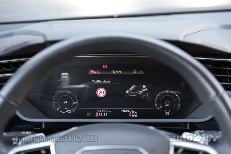 Black Audi E-Tron 2021 in Tallinn, with an engine capacity of 0.00 L and mileage of 95 thousand km for 26990 €, photo 20 on AUTOMOTO.COM.LV