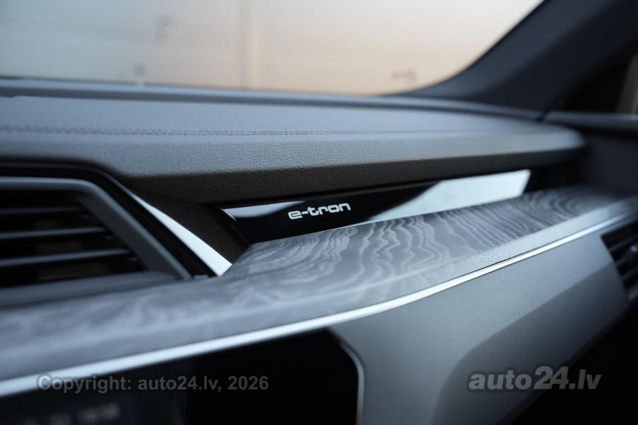 Black Audi E-Tron 2021 in Tallinn, with an engine capacity of 0.00 L and mileage of 95 thousand km for 26990 €, photo 23 on AUTOMOTO.COM.LV