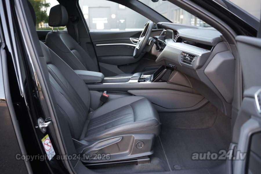 Black Audi E-Tron 2021 in Tallinn, with an engine capacity of 0.00 L and mileage of 95 thousand km for 26990 €, photo 25 on AUTOMOTO.COM.LV