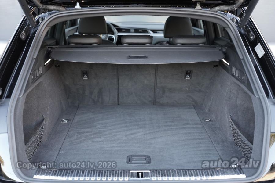 Black Audi E-Tron 2021 in Tallinn, with an engine capacity of 0.00 L and mileage of 95 thousand km for 26990 €, photo 31 on AUTOMOTO.COM.LV