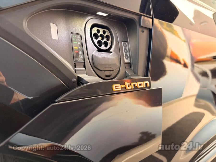 Черный Ауди E-Tron 2022 в Таллин, объемом двигателя 0.00 л и пробегом 25 тыс. км за 34990 €, фото 13 на AUTOMOTO.COM.LV