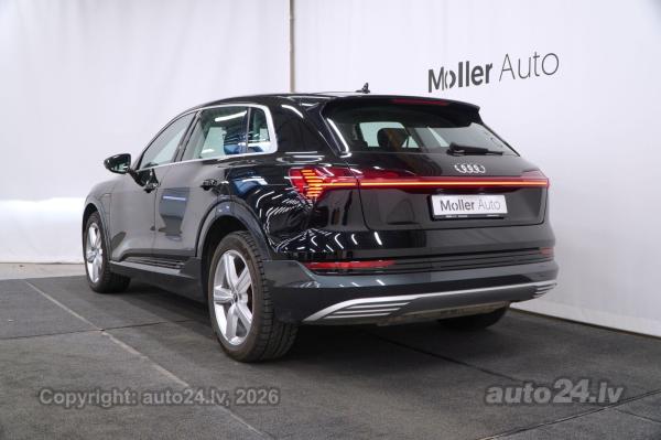 Melns Audi E-Tron 2022 Tallina, ar dzinēja tilpumu 0.00 L un nobraukumu 35 tūkst. km par 33900 €, foto 4 vietnē AUTOMOTO.COM.LV