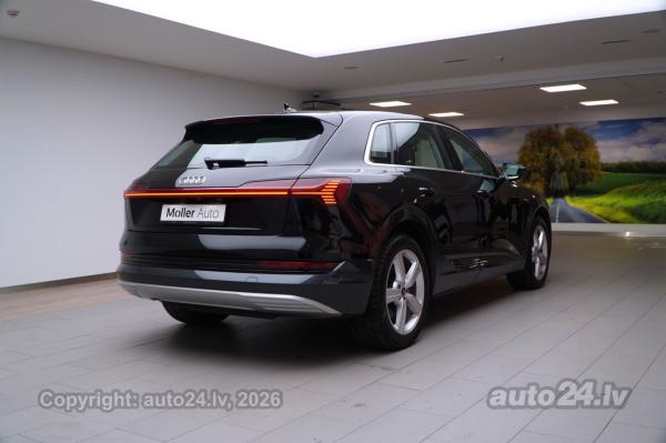 Black Audi E-Tron 2022 in Tallinn, with an engine capacity of 0.00 L and mileage of 41 thousand km for 34900 €, photo 4 on AUTOMOTO.COM.LV