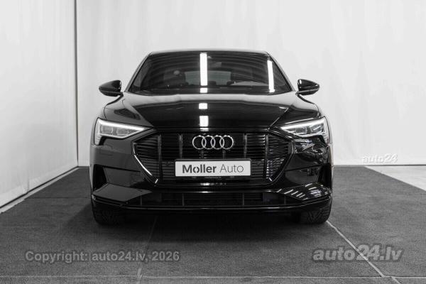 Melns Audi E-Tron 2022 Tallina, ar dzinēja tilpumu 0.00 L un nobraukumu 52 tūkst. km par 37500 €, foto 2 vietnē AUTOMOTO.COM.LV